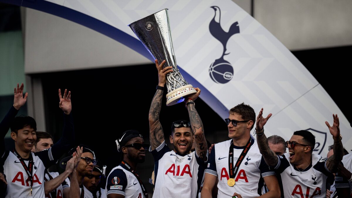 Vince l’Europa League con il Tottenham e si ritira a 26 anni per diventare fotografo – Chiamarsi ...