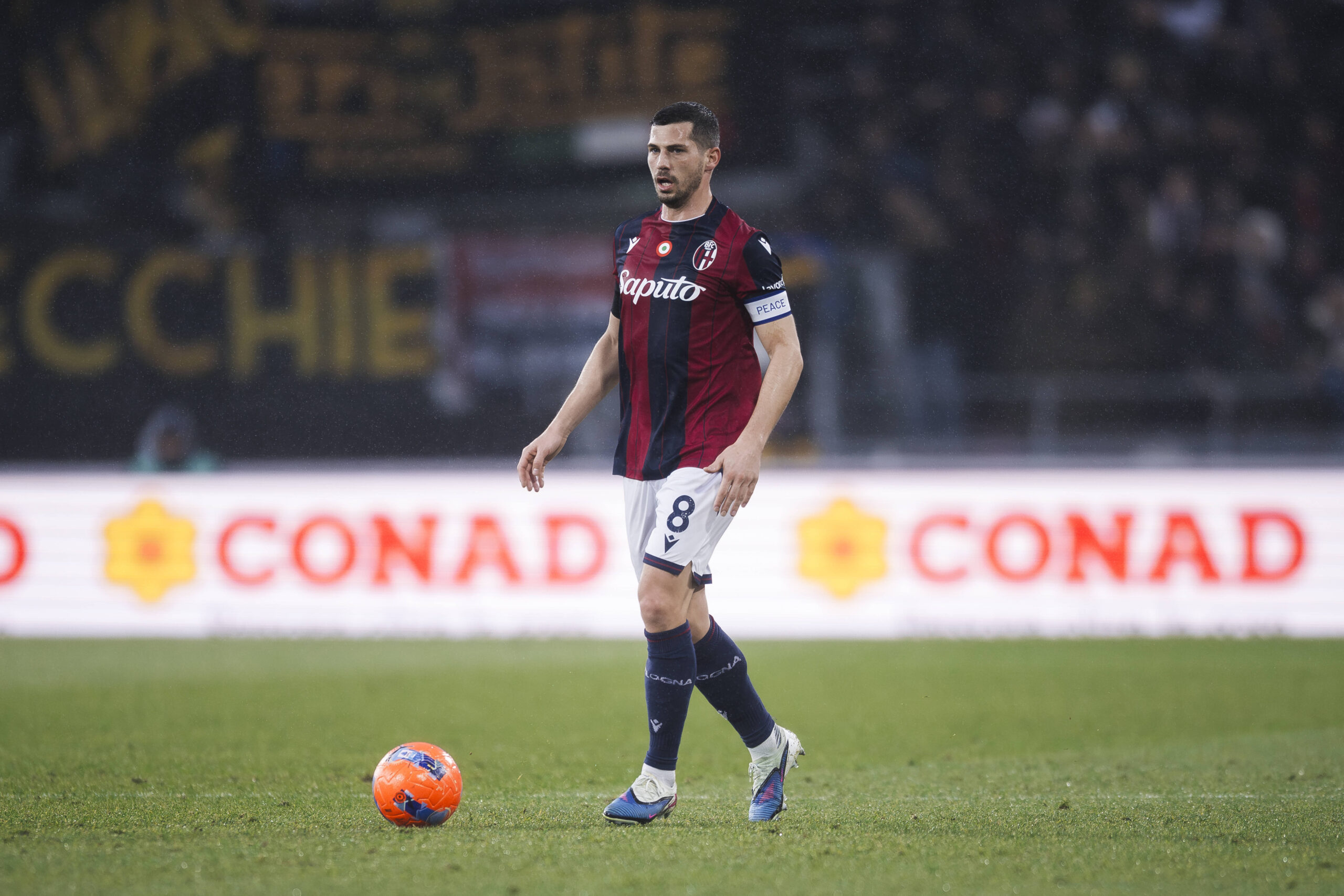 Bologna, nodo rinnovo Freuler: per l'eventuale sostituto occhi in Serie A